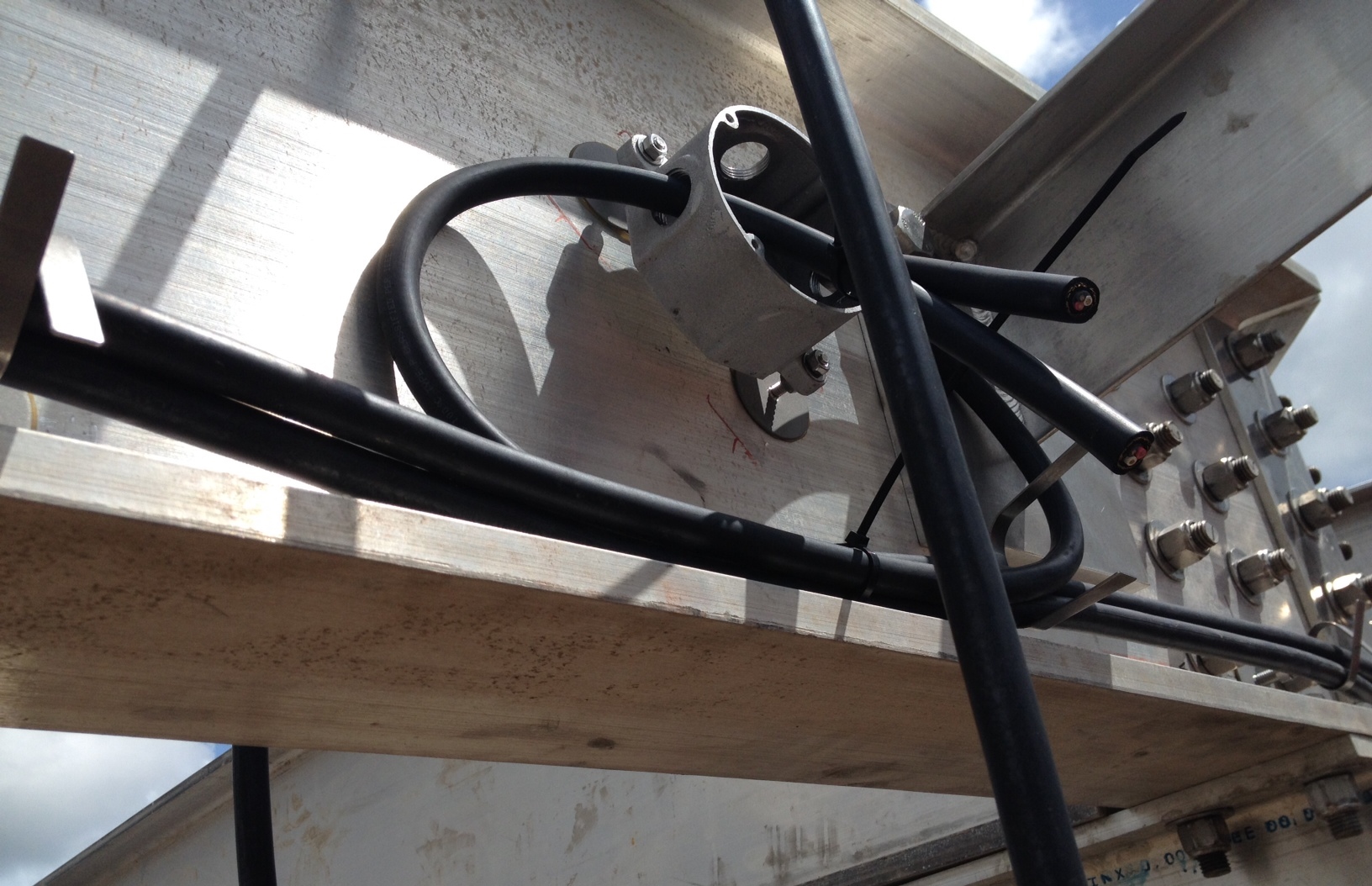 Click Bond Fastening: No Power, No Hot Work, No problem! | Blog | PFSNO